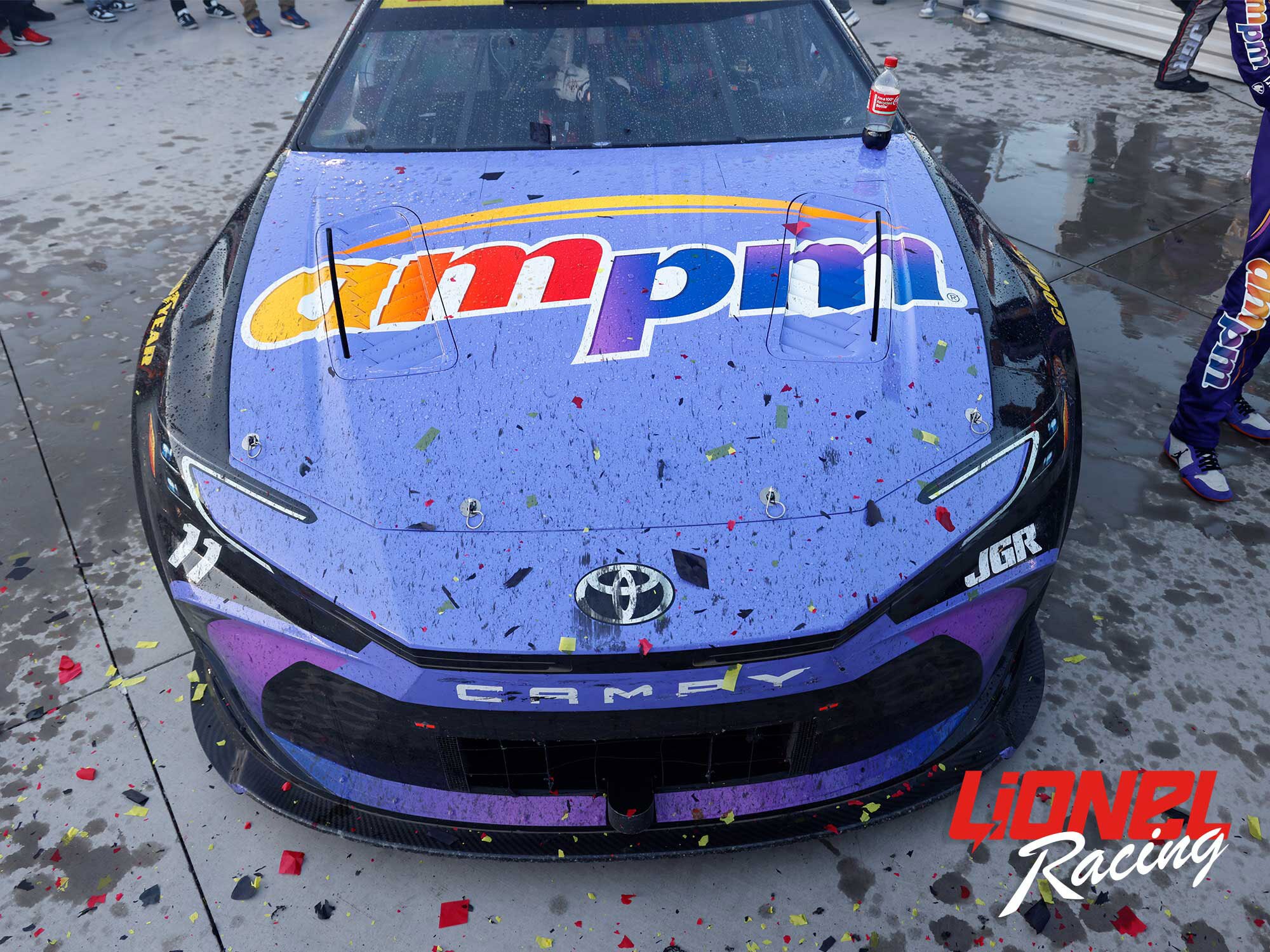 DENNY HAMLIN 2025 AMPM LAS VEGAS RACED WIN 1:24 LIQUID COLOR ELITE DIECAST