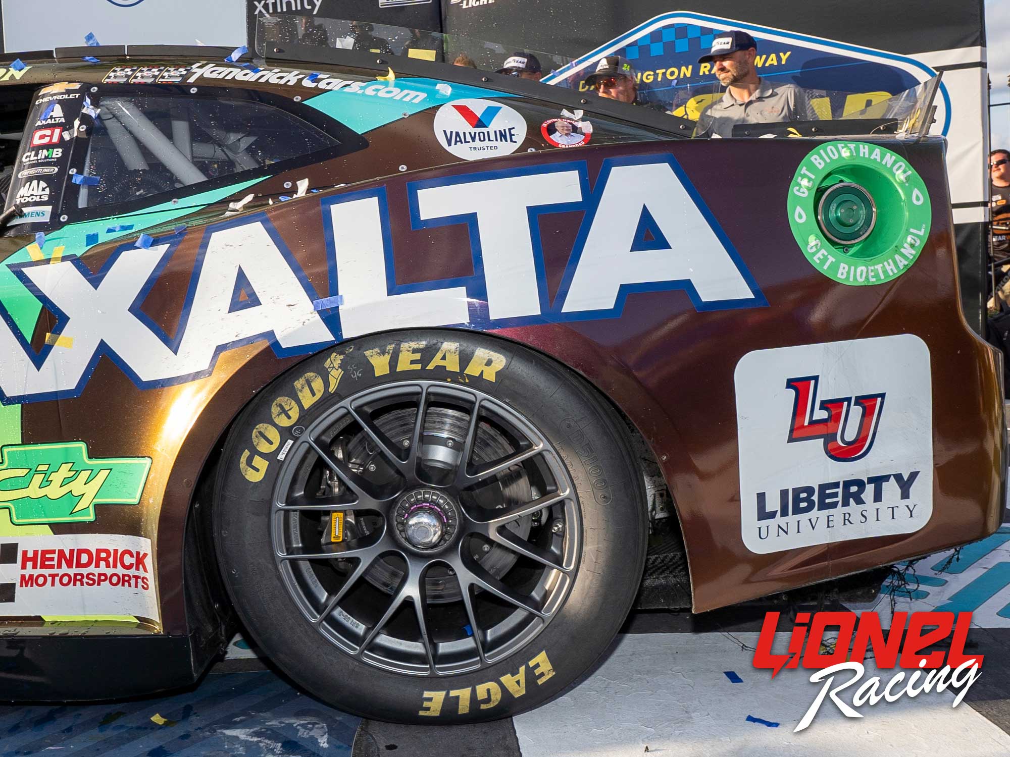 WILLIAM BYRON 2023 AXALTA DARLINGTON THROWBACK RACED WIN 1:24 ELITE DIECAST